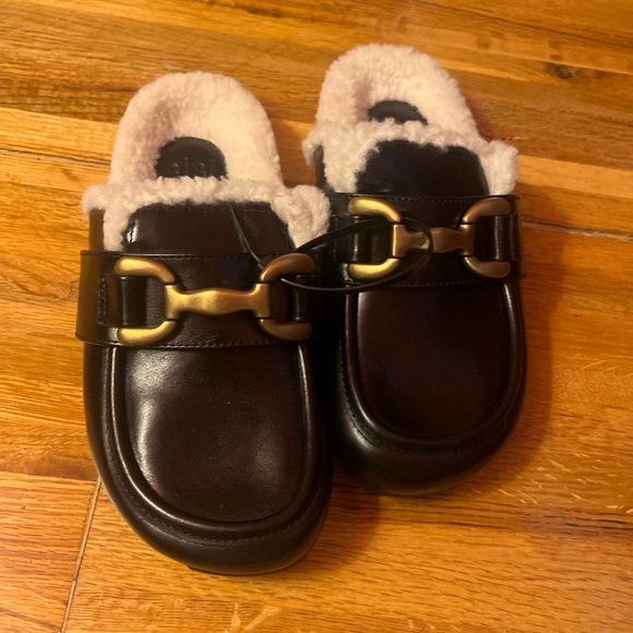Bibilou | Shoes | Anthropologie Bibi Lou Zagreb Sherpa Lined Clogs ...